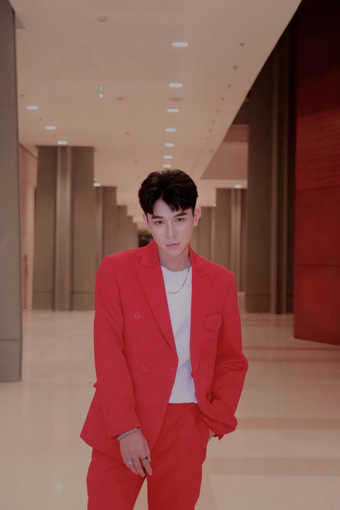 Anh Bin còn chấp bút cho sản phẩm comeback của Isaac